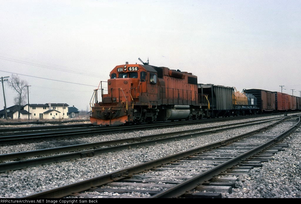 EJ&E 656 at Hartsdale